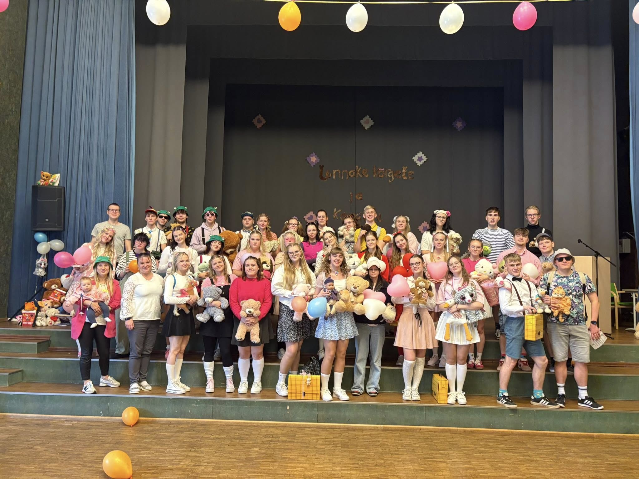 65. lennule helises viimane koolikell - Kadrina Keskkool